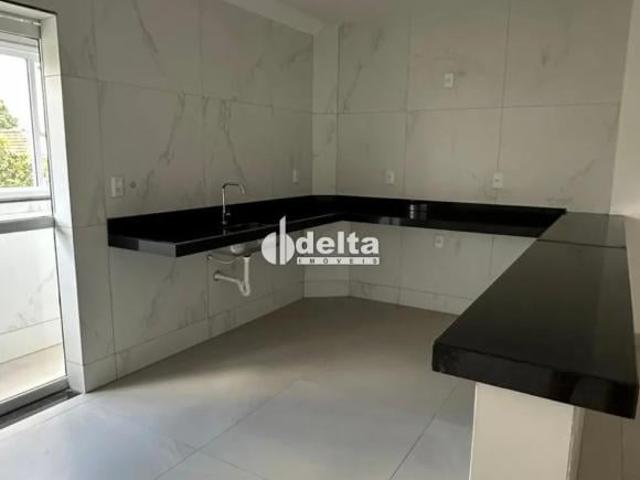 Apartamento com 3 quartos sendo 1 suíte Disponível para venda no bairro Patrimônio em Uberlândia MG