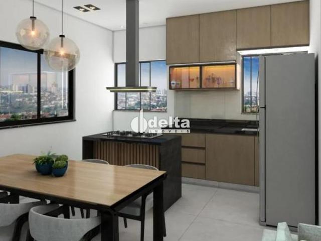 Apartamento com 3 quartos sendo 1 suíte disponível para venda no bairro Praça Alto Umuarama em Uberl