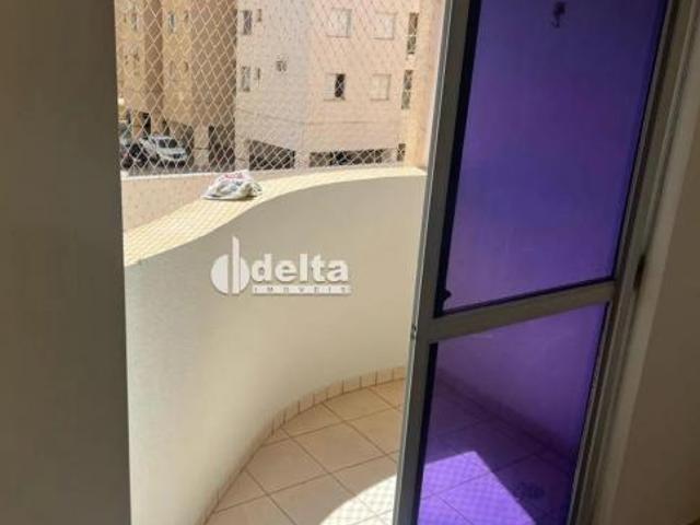 Apartamento com 3 quartos sendo 1 suíte disponível para venda no bairro Presidente Roosevelt em Uber