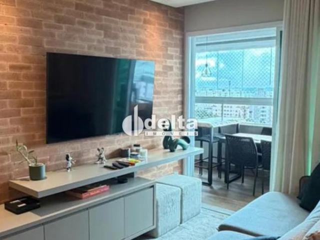 Apartamento com 3 quartos sendo 1 suíte disponível para venda no bairro Santa Mônica em Uberlândia M