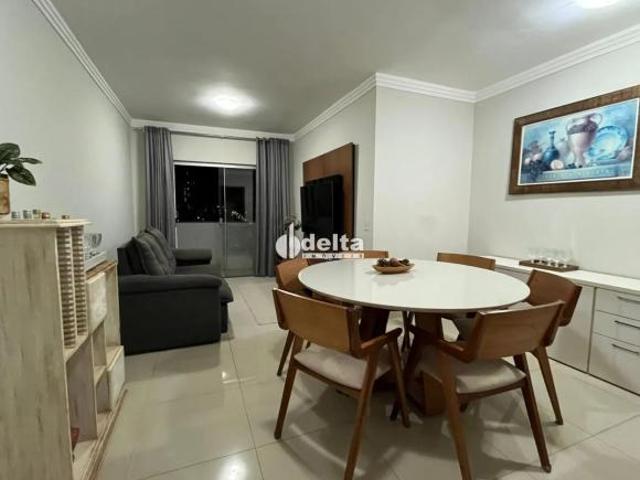 Apartamento com 3 quartos sendo 1 suíte disponível para venda no bairro Saraiva em Uberlândia MG
