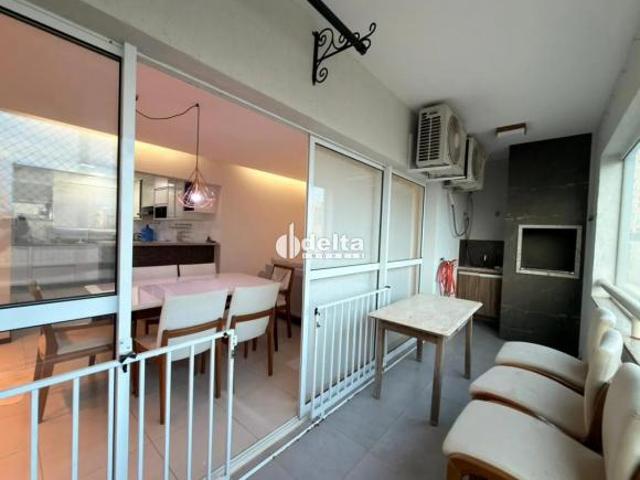 Apartamento com 3 quartos sendo 1 suíte disponível para venda e locação no bairro Santa Mônica em Ub