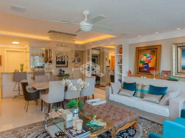 Apartamento com 3 quartos sendo 1 suíte no bairro Petrópolis