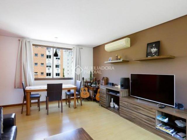 Apartamento com 3 quartos, sendo 1 suíte no Jardim Botânico com 2 vagas escrituradas