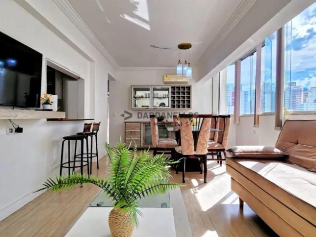 Apartamento com 3 quartos sendo 1 suíte na quadra do mar em Balneário Camboriú
