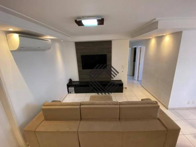 Apartamento com 3 quartos, sendo 1 suíte repleta de armários. Sacada gourmet com churrasqueira a gás