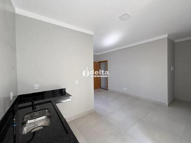 Apartamento com 3 quartos sendo 2 suítes disponível para venda no bairro Alto Umuarama em Uberlândia