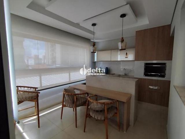 Apartamento com 3 quartos sendo 2 suítes disponível para venda no bairro Santa Mônica em Uberlândia