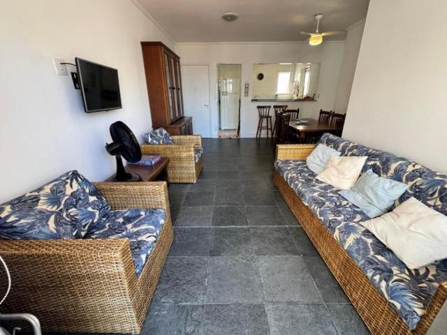 Apartamento com 3 quartos sendo 3 suítes, à venda na praia da Ensea