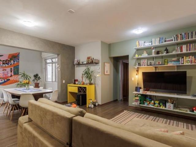 Apartamento com 3 quartos uma suíte no Rebouças