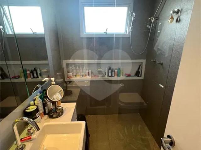 Apartamento com 3 quartos à venda ou para locação em Campo Belo SP
