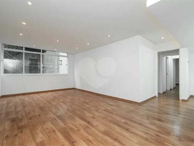 Apartamento à venda ou para alugar com 3 quartos, sendo 1 suíte, no condomínio Vera, São Paulo SP