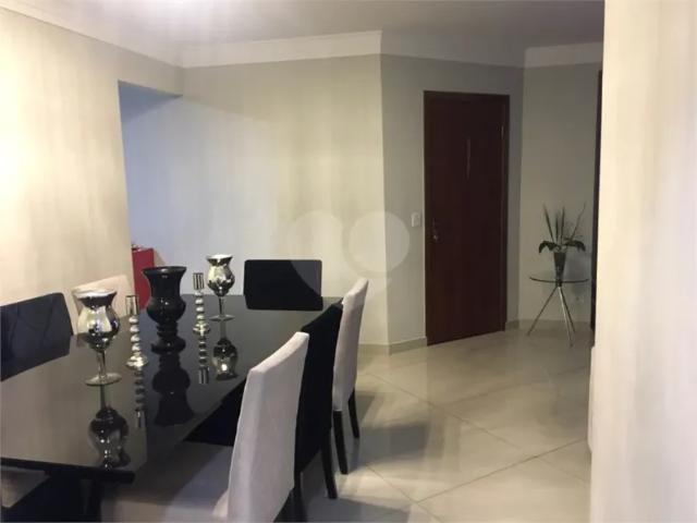 Apartamento com 3 quartos à venda em Chácara Agrindus SP