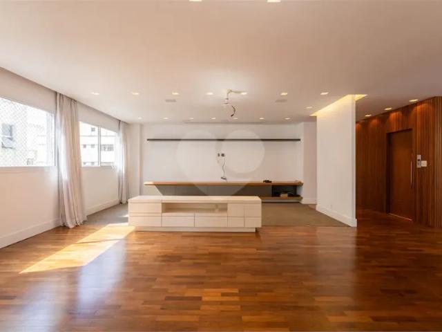 Apartamento com 3 quartos à venda em Consolação SP