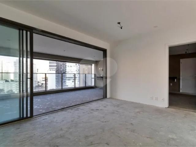 Apartamento com 3 quartos à venda em Vila Olímpia SP