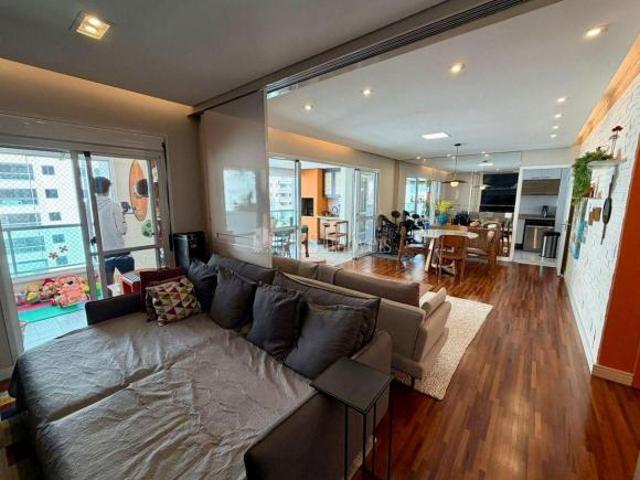 Apartamento com 3 quartos, 156 m², à venda por R$ 2.699.000