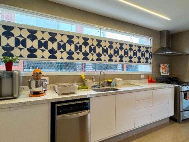 Apartamento com 3 quartos, 115 m² à venda em Caxingui