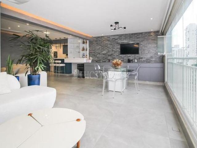 Apartamento com 3 quartos, 136 m², à venda por R$ 2.149.000