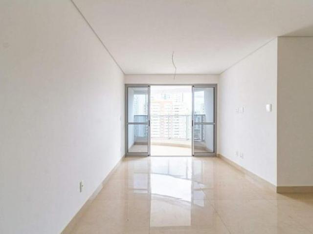 Apartamento com 3 Quartos, 1 Suíte, 2 Vagas Cobertas e Vista Livre À Venda no Residencial Costa Azul