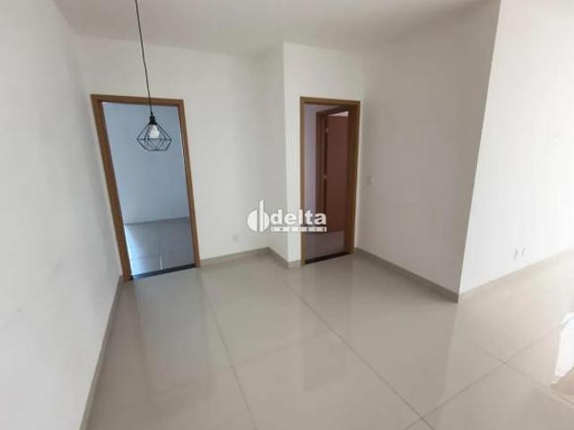 Apartamento com 3 quartos, 1 suíte disponível para locação ou venda no bairro Tubalina em Uberlândia