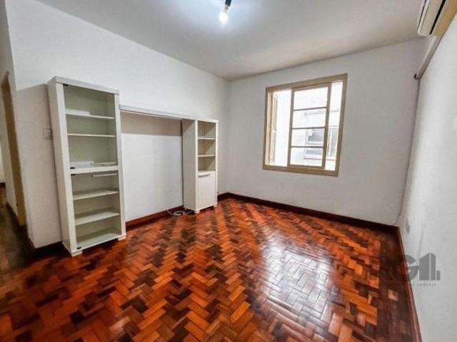 Apartamento com 3 quartos, 1 suíte, no bairro Rio Branco, Porto Alegre/RS