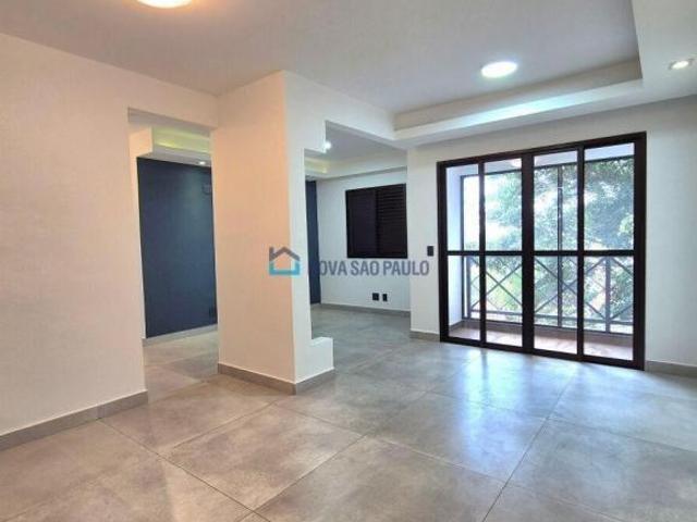 Apartamento com 3 quartos, 1 suíte, sacada e 1 vagas, na Chácara Inglesa!