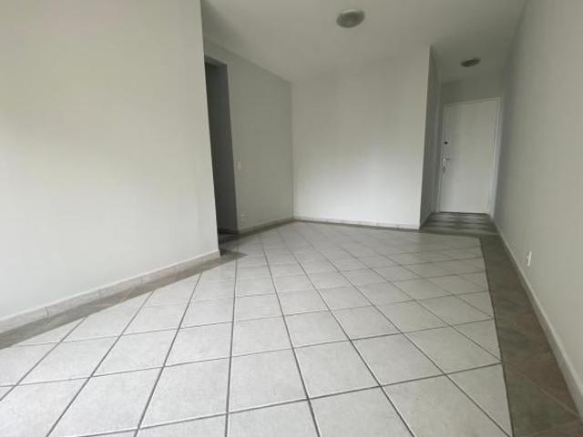 Apartamento com 3 quartos 1 vaga na Vila Morumbi. FL64