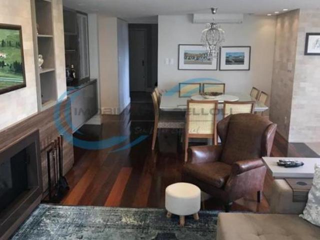 Apartamento com 3 quartos, 220.00m², à venda em Porto Alegre, Rio Branco