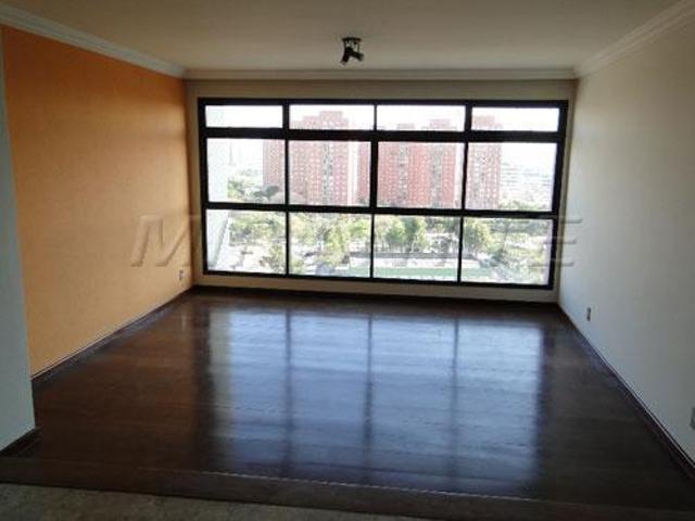 Apartamento com 3 quartos