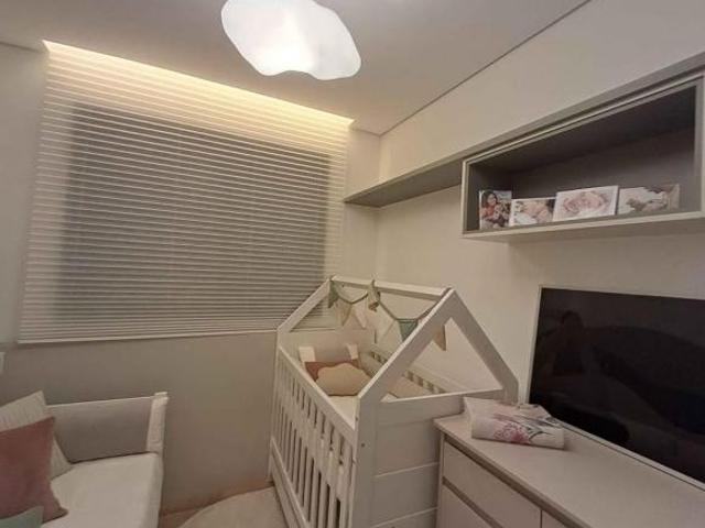 Apartamento com 3 Quartos, 76 m² à Venda no Centro