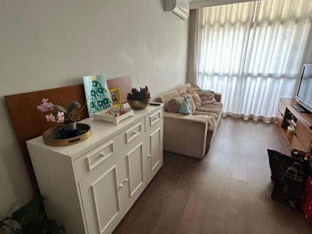Apartamento com 3 Quartos, 84 m² à Venda em Alphaville