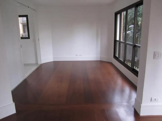 Apartamento com 3 Suítes Localizado no Edifício Maison Saint Laurent