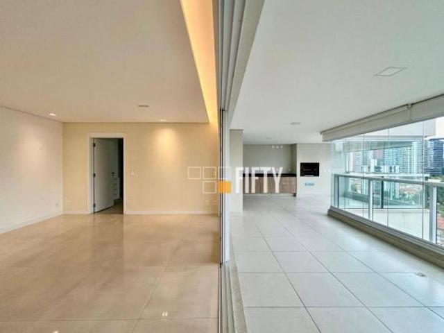 Apartamento com 3 suítes/Varanda Gourmet com Churrasqueira/Condomínio Clube/4 vagas + Depósito à ven