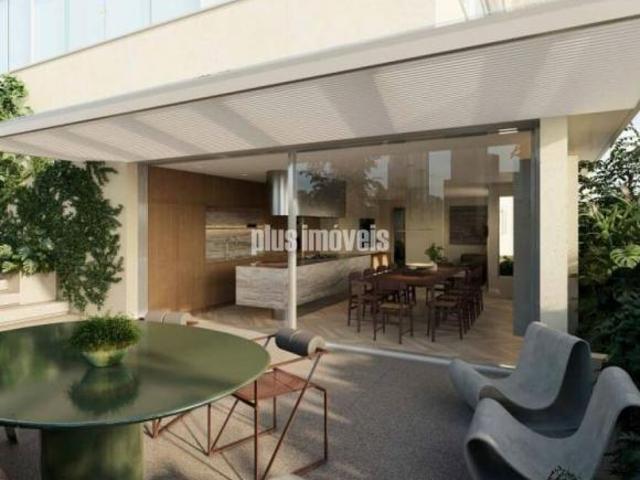 Apartamento com 3 suites, 3 vagas totalmente reformado
