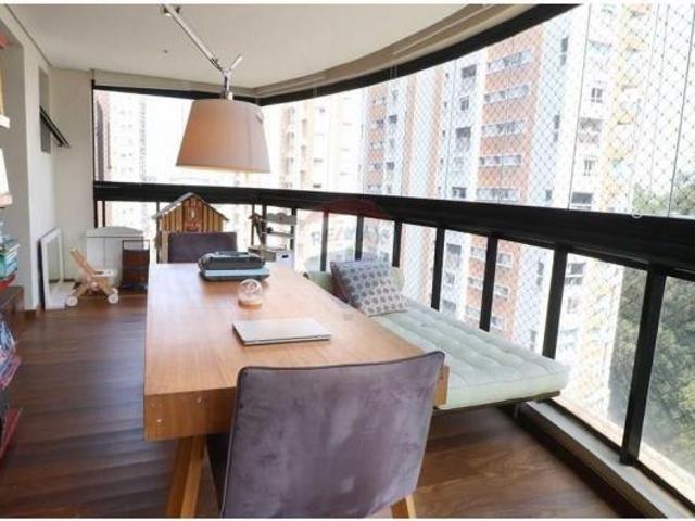 Apartamento com 3 suítes 3 vagas a venda no Panamby