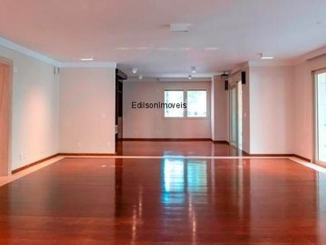Apartamento com 3 suítes, 3 vagas com 278 m² no Jardim Europa