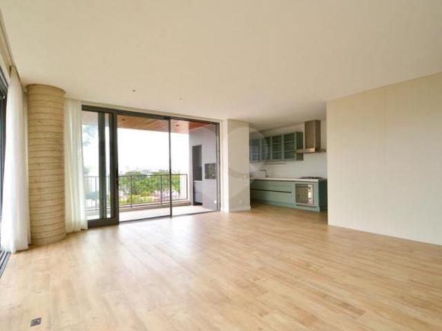 Apartamento com 3 Suítes, 3 Vagas de Garagem com Vista para o Museu do Olho