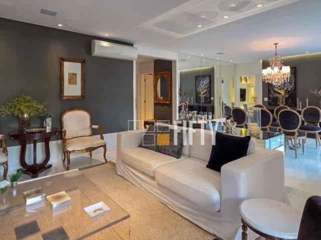 Apartamento com 3 suítes, 226 m² Moema São Paulo/SP
