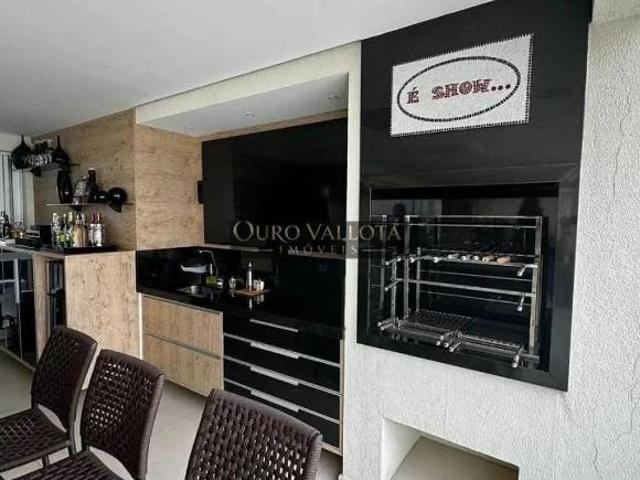Apartamento com 3 suítes