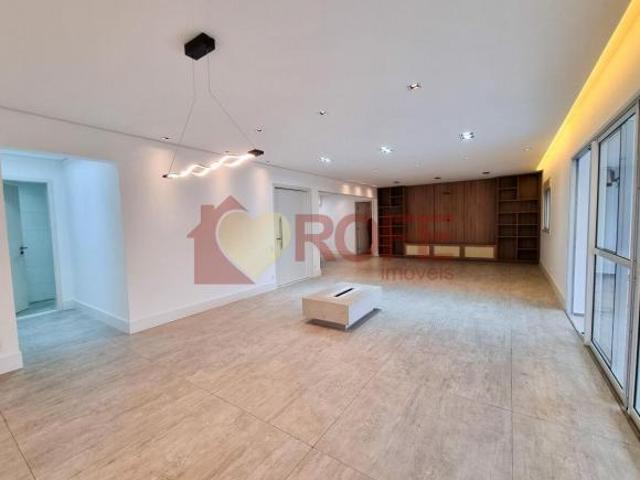 Apartamento com 3 suítes