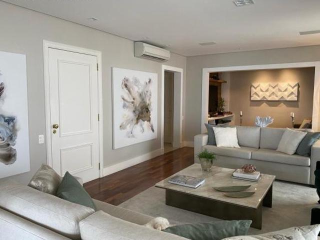 Apartamento com 3 suítes 4 vagas a venda no Panamby