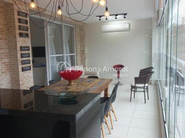 Apartamento com 3 suítes com sacada gourmet na Praia da Enseada, Guarujá