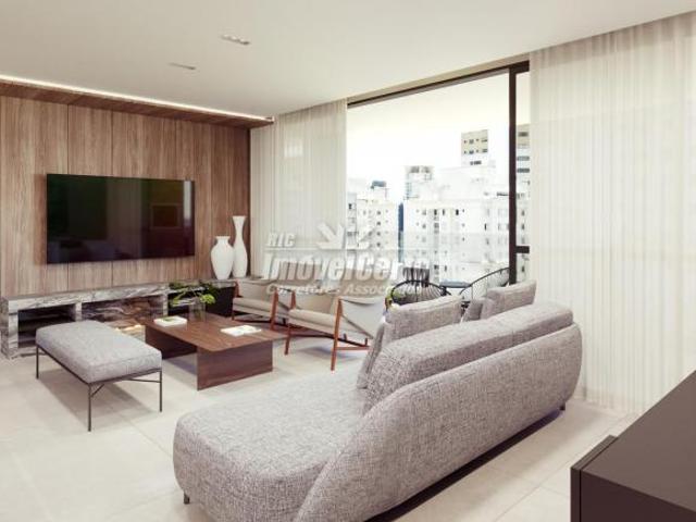 Apartamento com 3 Suítes, condomínio Clube no Água