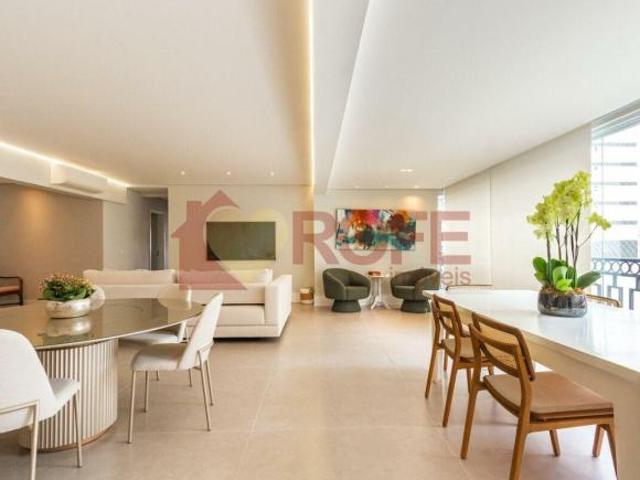 Apartamento com 3 suítes a venda, 156m², na Vila Olímpia, condomínio Clube Maison La Frontiere