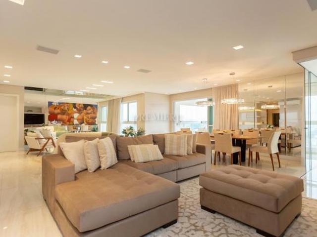 Apartamento com 3 suítes à venda, 267 m² por R$ 3