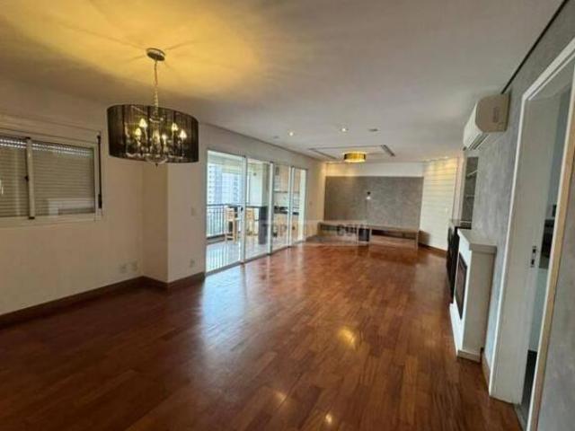 Apartamento à venda em Moema São Paulo/SP