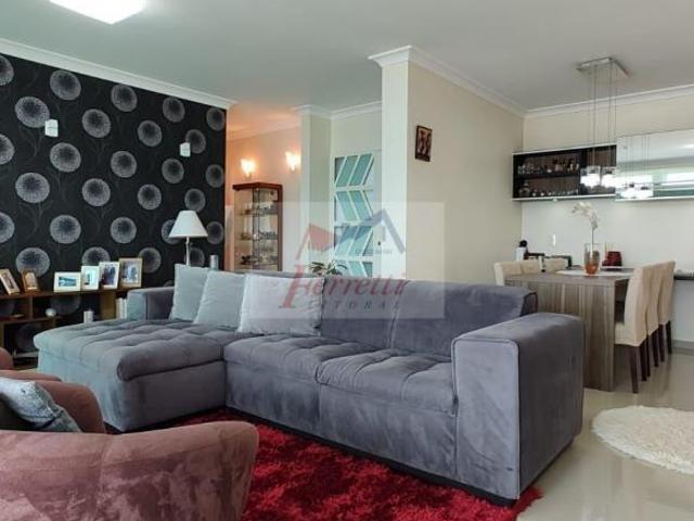 Apartamento com 3 suítes à venda na enseada Guarujá SP