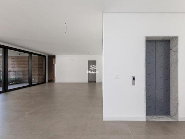Apartamento com 3 suítes à venda no Cabral em Curitiba