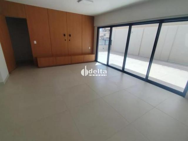 Apartamento com 3 suítes disponível para locação e venda no bairro Morada da Colina em Uberlândia MG