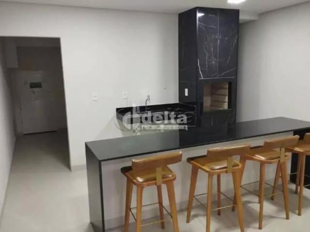 Apartamento com 3 suítes disponível para venda no bairro Morada da Colina em Uberlândia MG